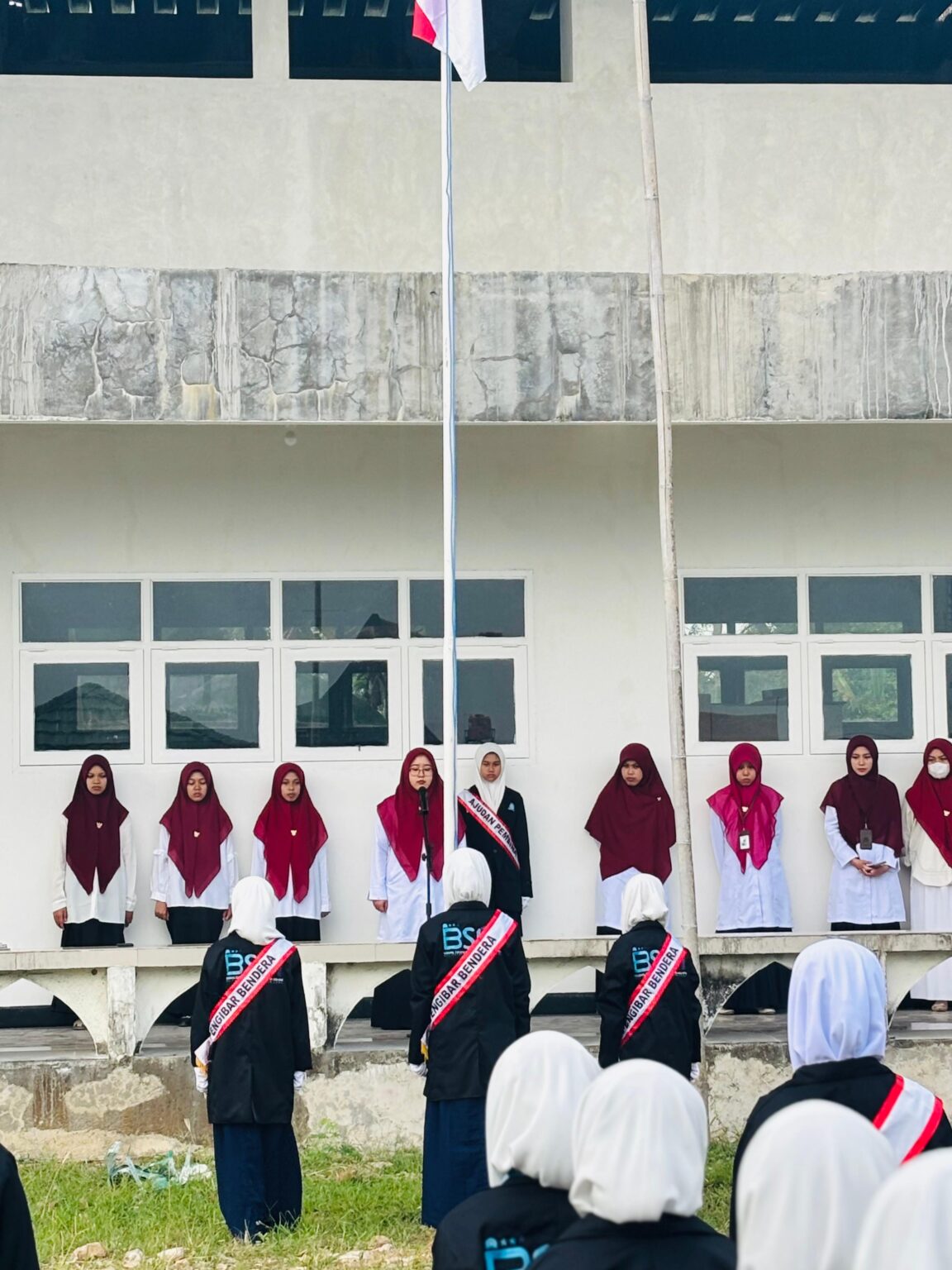 Ceria dan Bermakna, Peringatan HUT RI Ke-80 di MTs Putri Al-Imam Ashim ...